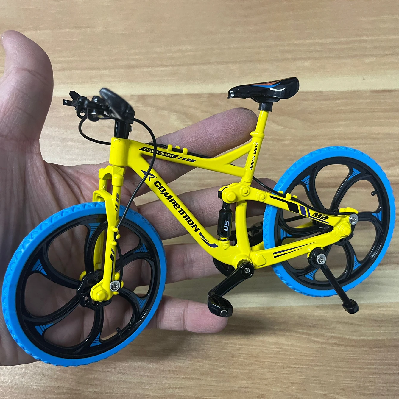 1-8-Mini-Colorful-Model-Alloy-Bicycle-Diecast-Yellow-and-Blue-Finger ...