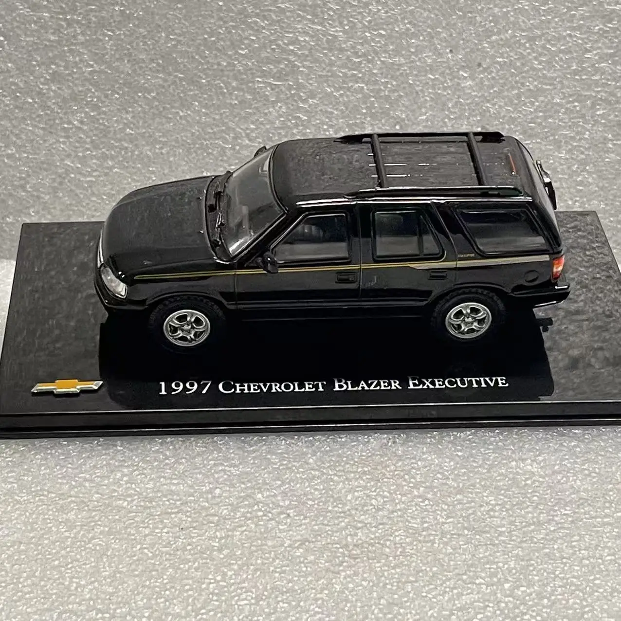 1:43 scale 1997 Chevrolet Blazer executive Medium SUV Die-cast Alloy ...