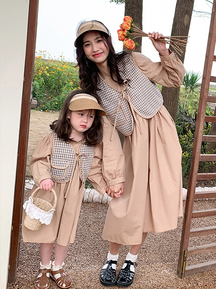 Two Mothers 2022