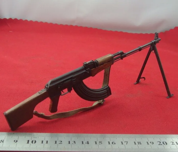 1/6 former Soviet RPK machine gun. Soldier model Eastern weapon. Metal ...