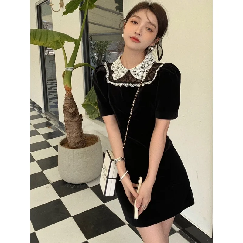 Retro francês feminino pouco vestido de veludo preto elegante renda ...