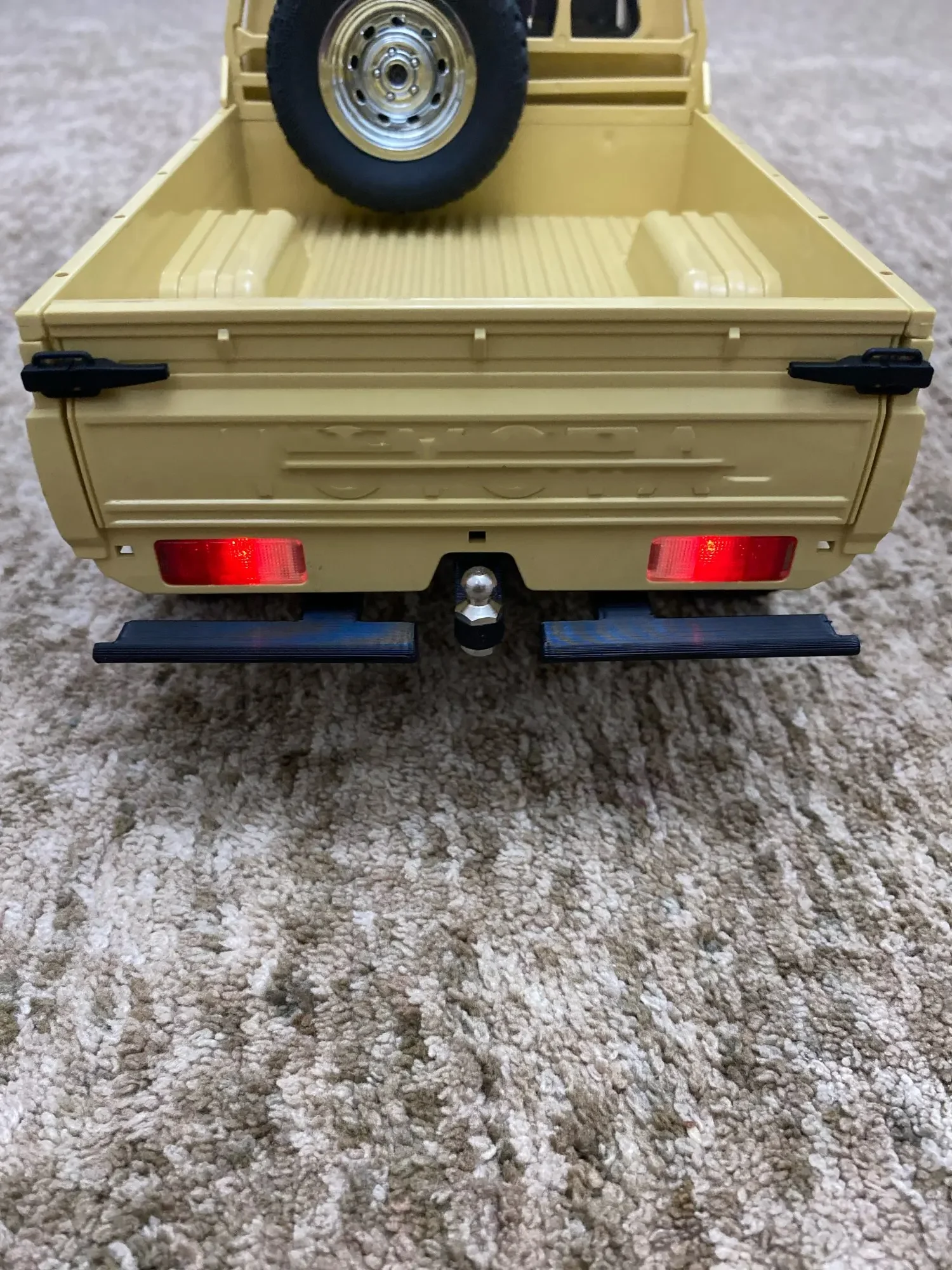 1-12-1-18-Scale-MN-MODEL-Remote-controller-truck-MN82-Land-cruiser-LC79 ...