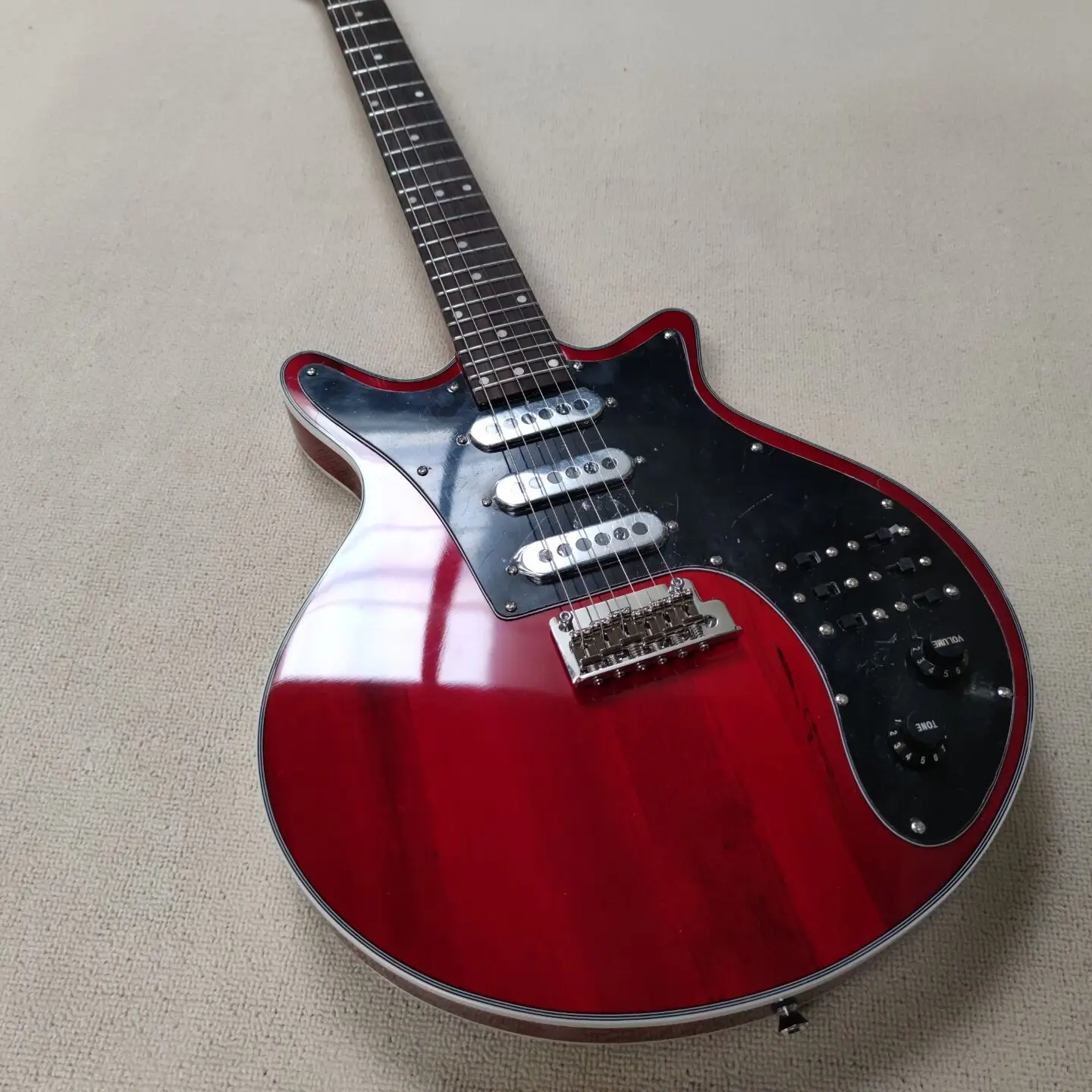 Guitare-lectrique-vintage-6-cordes-rouge-cerise-hors-tag-re-sign-e-par ...