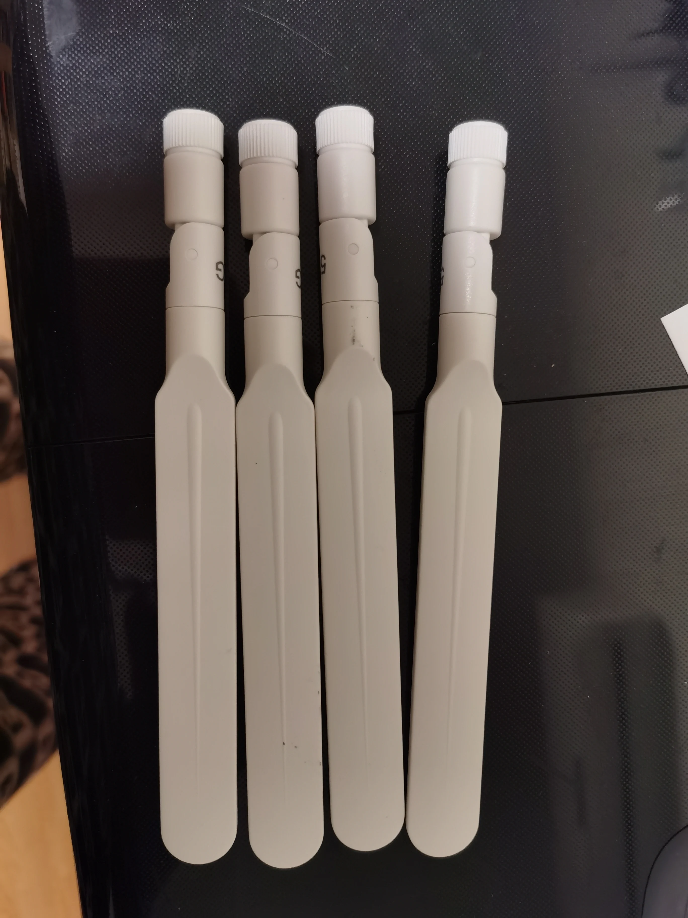 Lot-of-4-paddle-Antennas-Multiband-LTE-5Gnr-N78-N77-N79-N41-960MHz ...