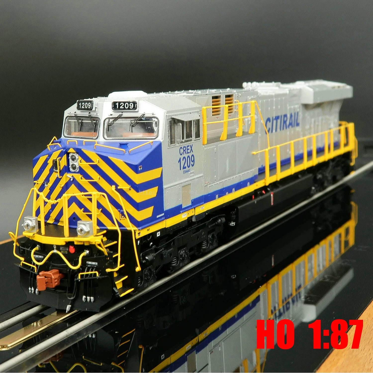 SCALETRAINS-Train-Model-ES44AC-CR-33071-ESU-Digital-Sound-Effect-HO-Scale-1-87-Train-Model.jpg