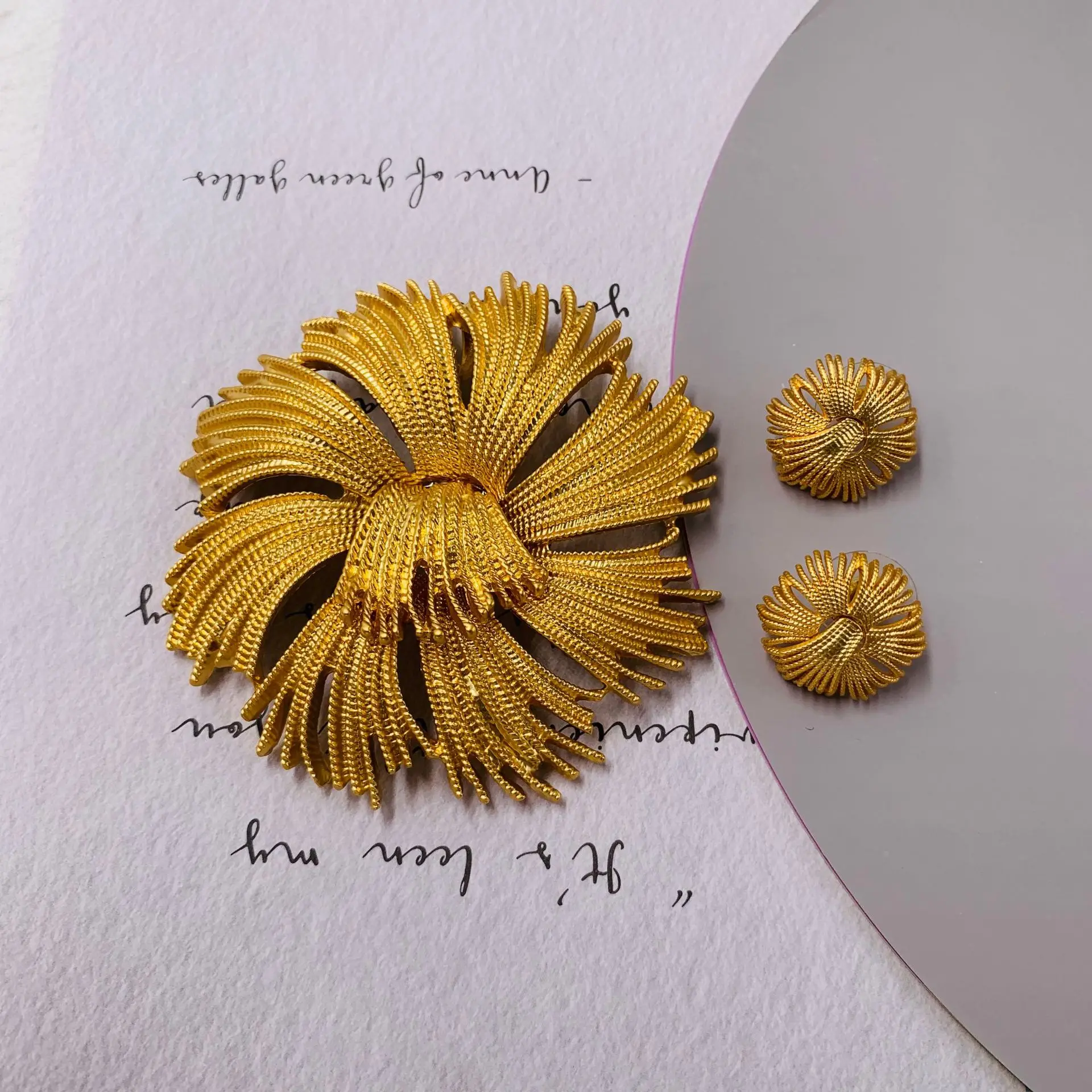 vintage-Western-marking-big-fireworks-brooch-double-three-dimensional ...