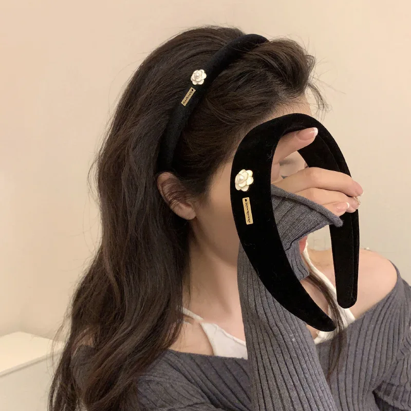 Small-Fragrance-Retro-Hair-Bands-for-Women-Simple-Flowers-Black-Velvet ...