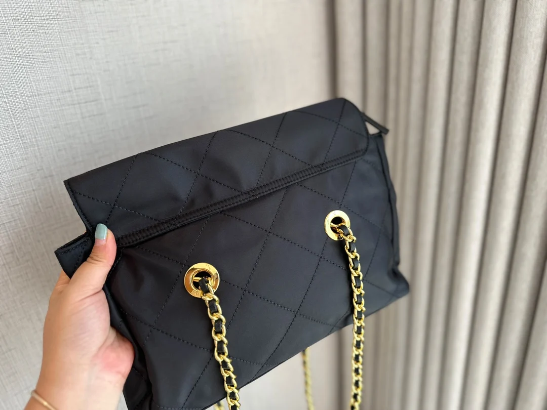 Prada hobo store