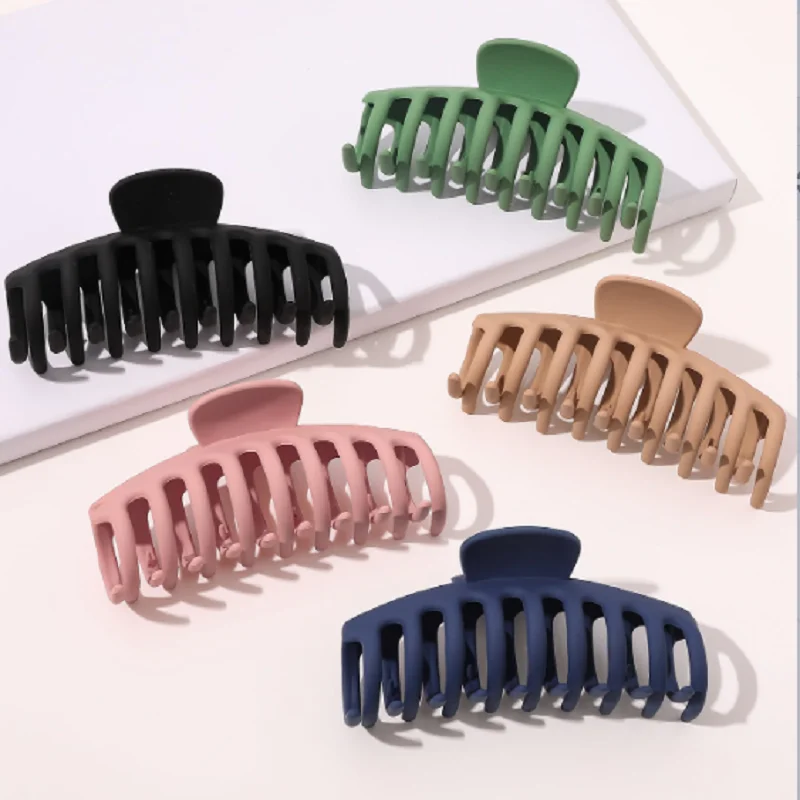Keel-Grab-Clip-Solid-Color-BackHeadScrubHair-GrabClip.png