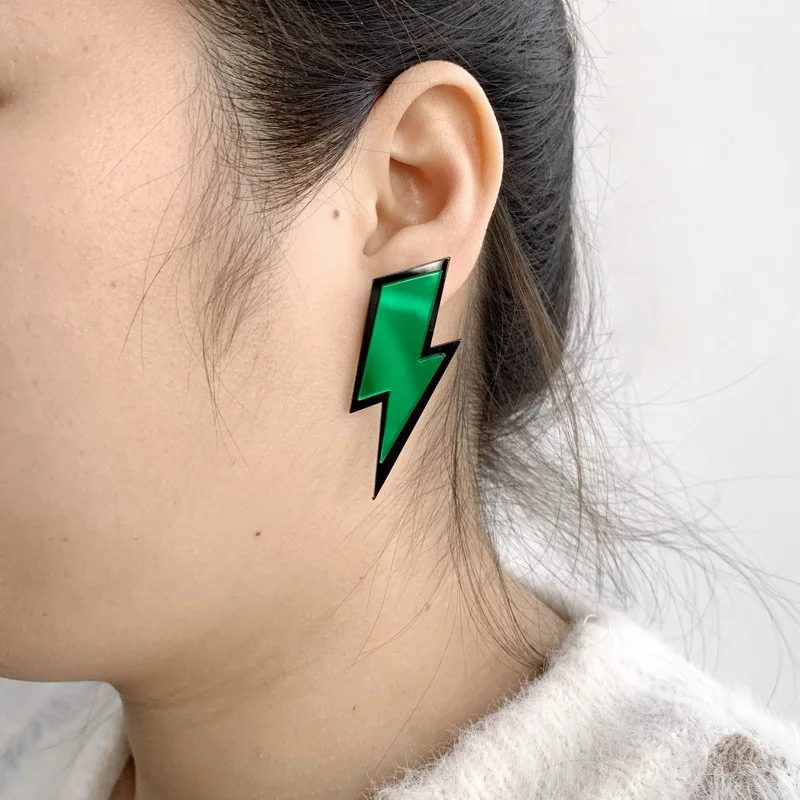 Flash Lightning Bolt On The Ear