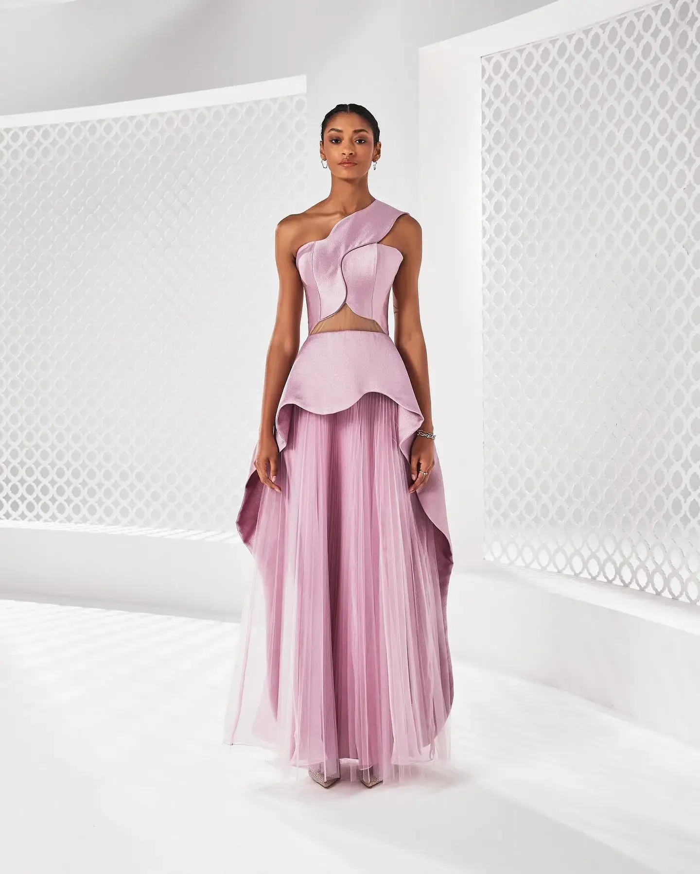 Vestido-de-baile-rosa-de-um-ombro-com-mangas-comprimento-do-ch-o ...