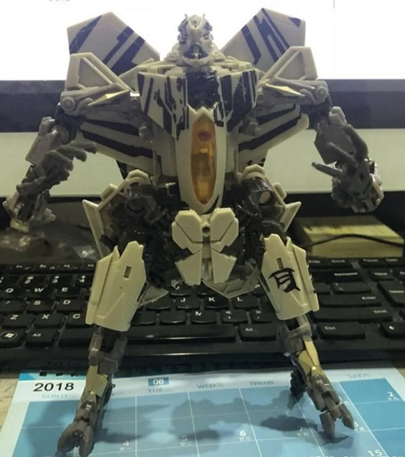 Spot Hasbro Transformation Toy SS21 Starscream Cybertron Star Pattern ...