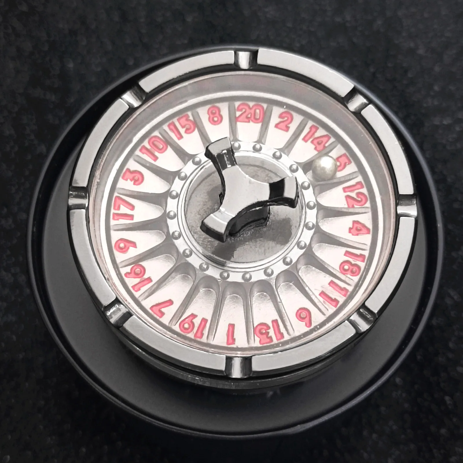 Fingertip Gyro Roulette DND Dice,Cool Spinning Games Fingertip Gyro ...