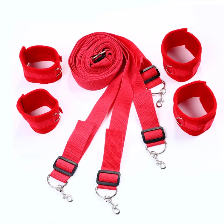 Lit bondage-noir - Menottes de poignet et cheville en peluche sous le ...