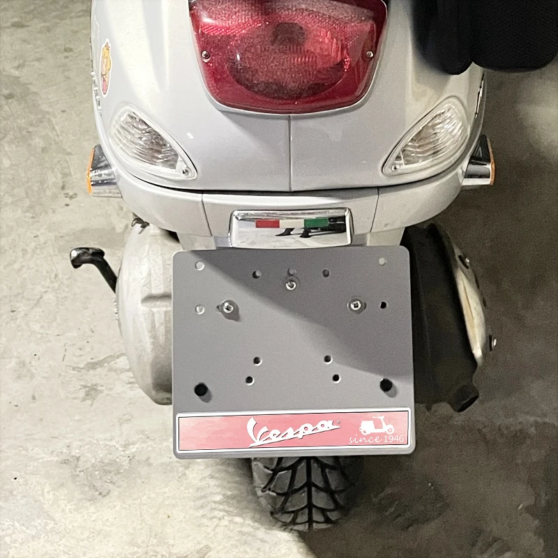 Bingkai Penyangga Pelat Nomor Sepeda Motor Untuk VESPA 150, 10/08/2023