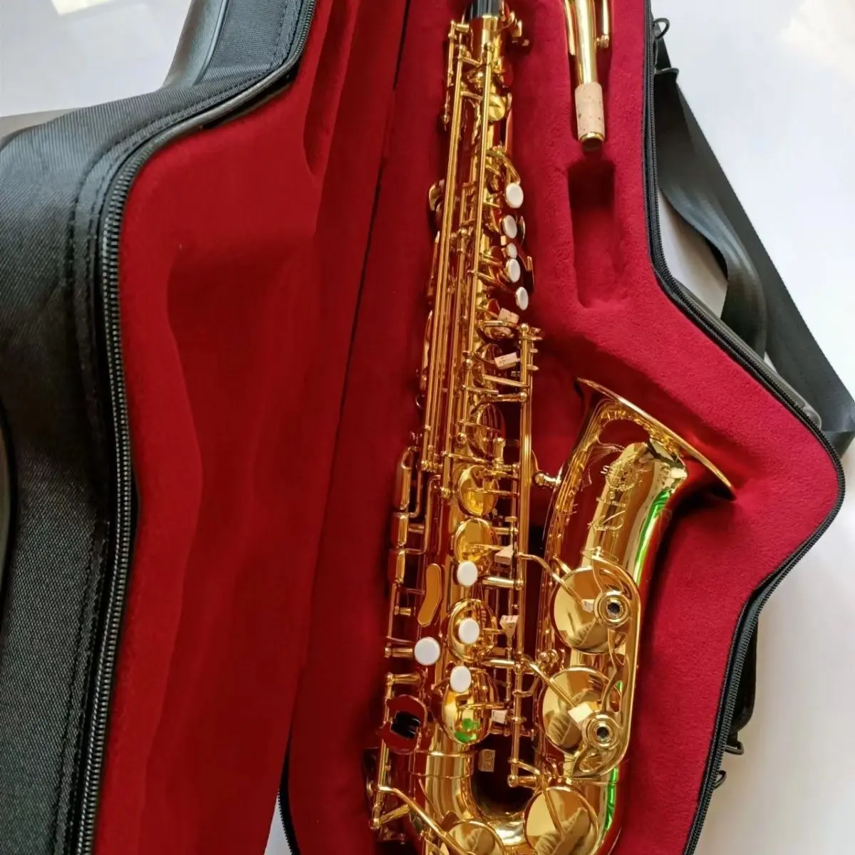 Saxof-n-Alto-instrumento-profesional-de-alta-calidad-54.jpg