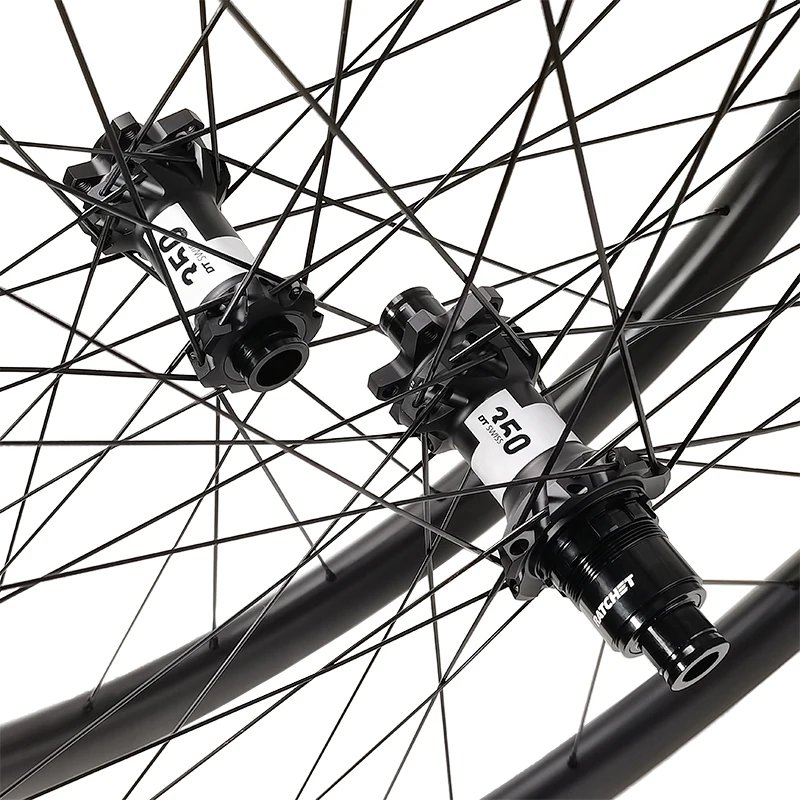 29er 30mm Width Mountian Bike Carbon Wheelset 30mm 36T 28H Straight ...