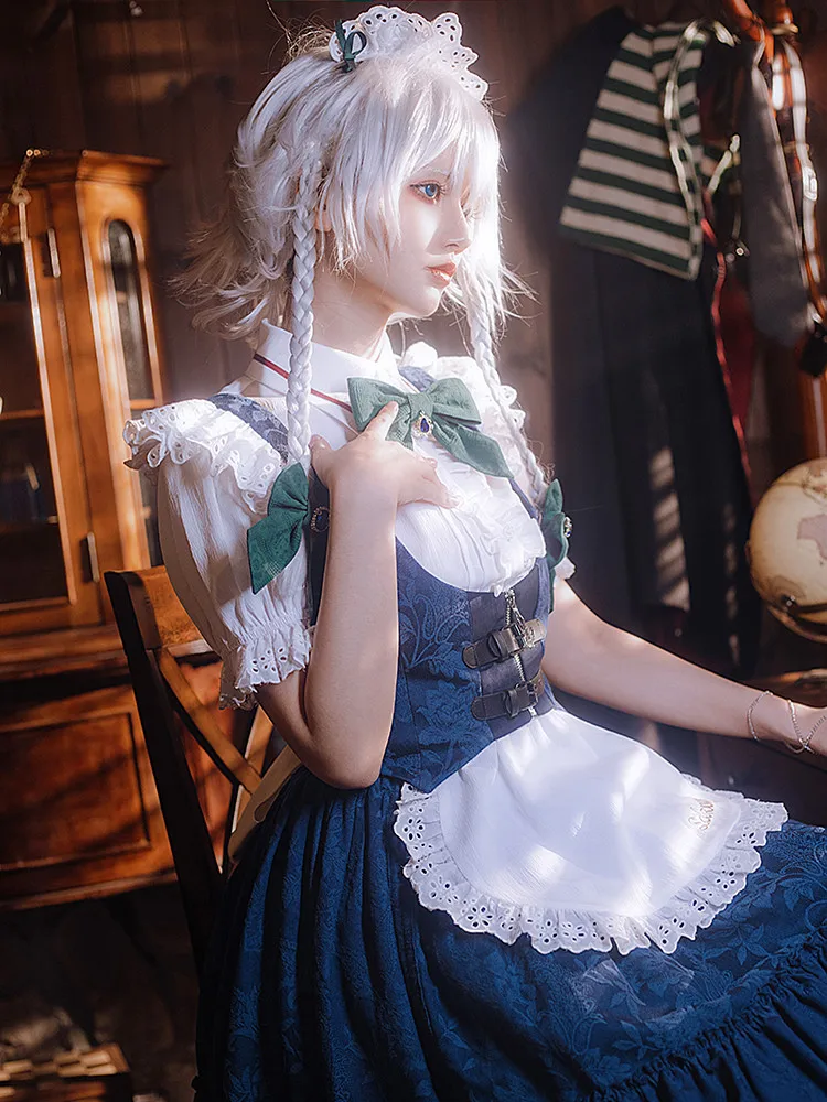 Touhou Sakuya Cosplay