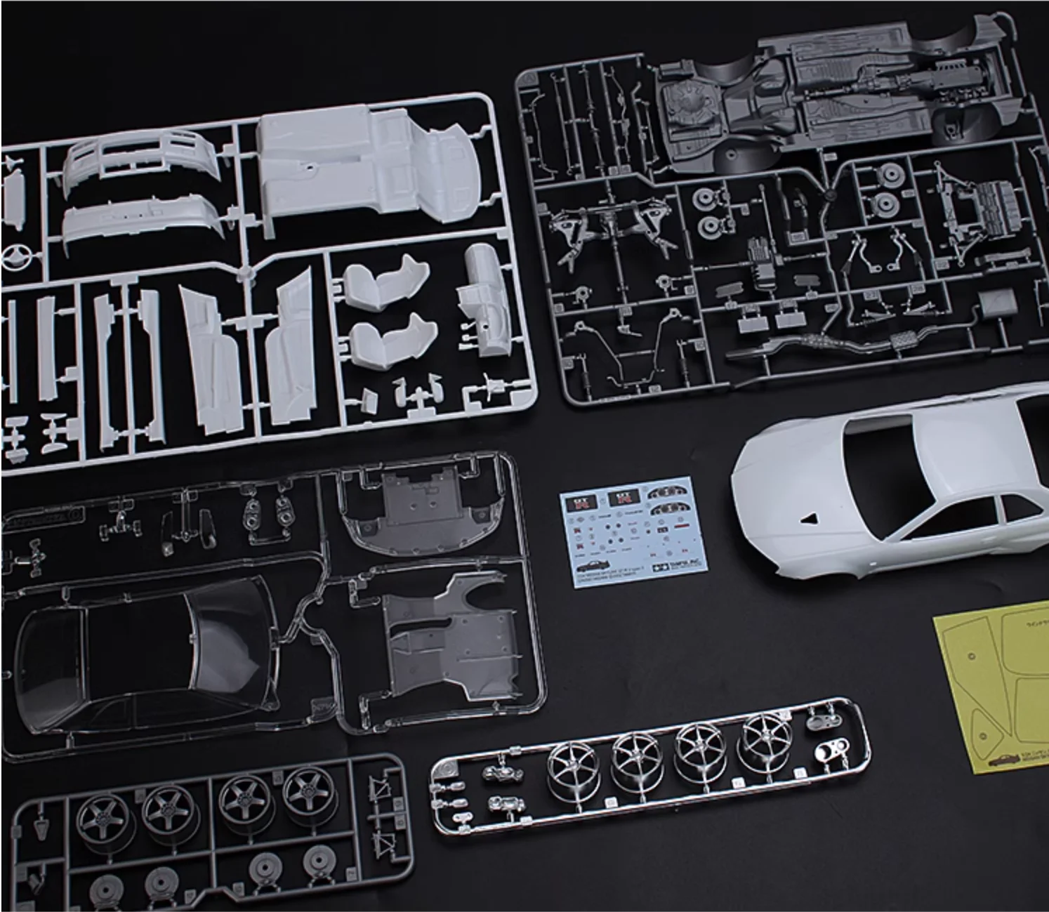 Tamiya-24258-1-24-Skyline-GTR-Plastic-model-kit.png