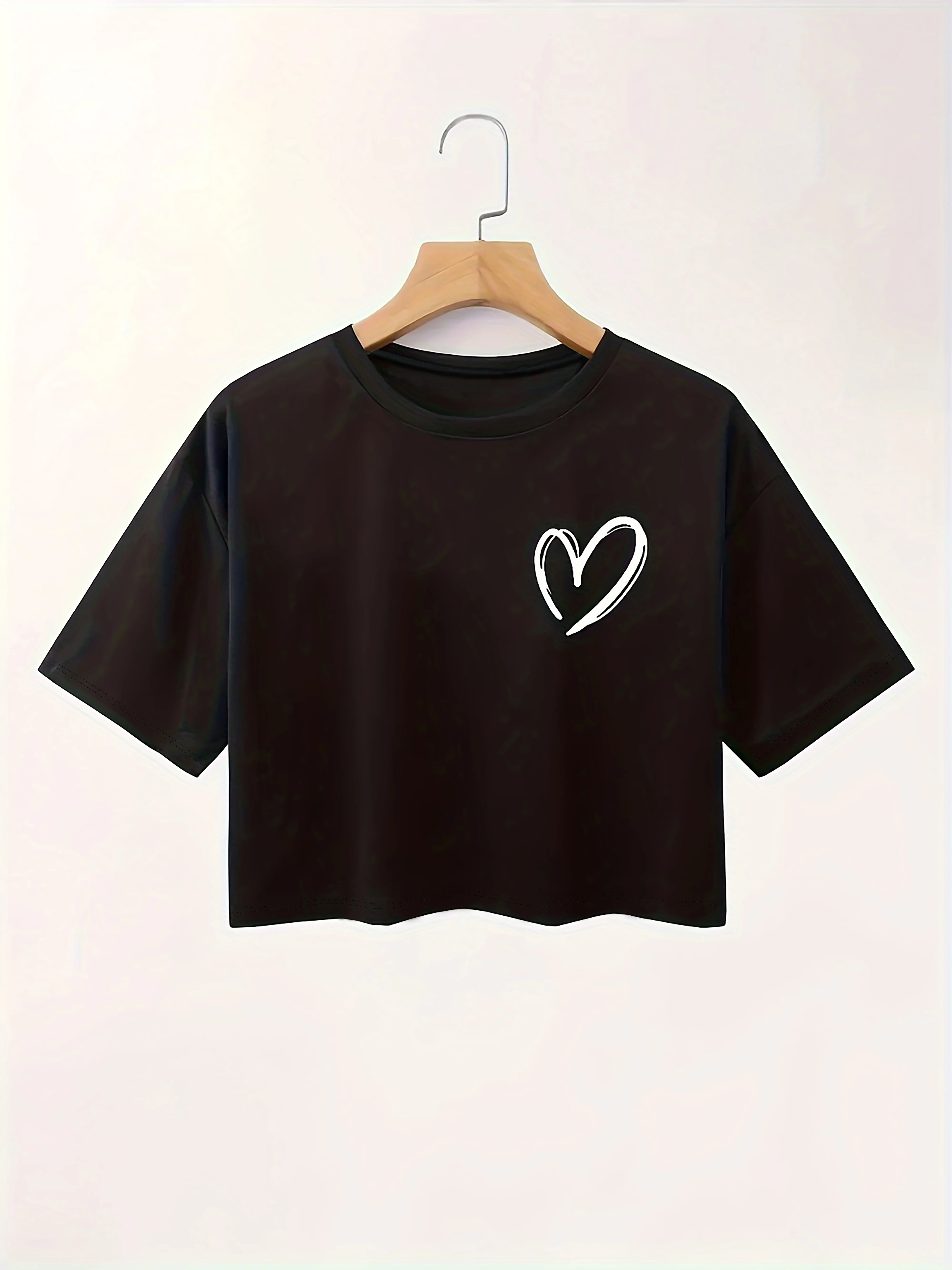Women's Crop Top T-Shirt with Heart Design Round Neck Short Sleeve ...