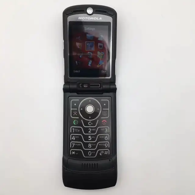 Motorola RAZR V3xx -Original Unlocked 2.2 inches 3G bands HSDPA 850 / ...