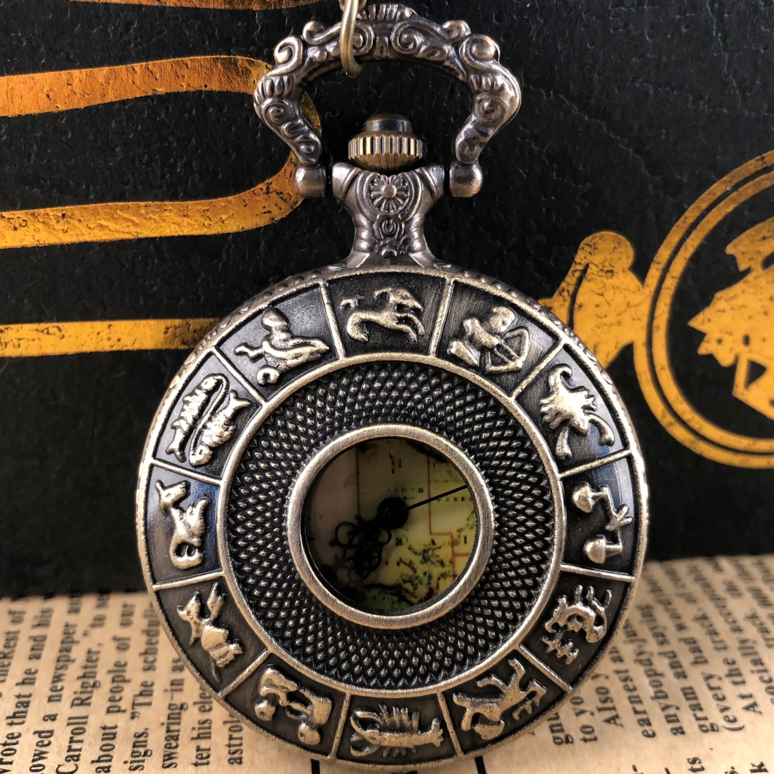 Classic Zodiac Engraved Quartz Pocket Watch Australia Map Arabic ...