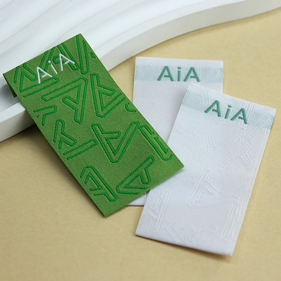 Custom-LOGO-Embossed-Fluffy-Woven-Label-Vertical-Grain-High-Density ...