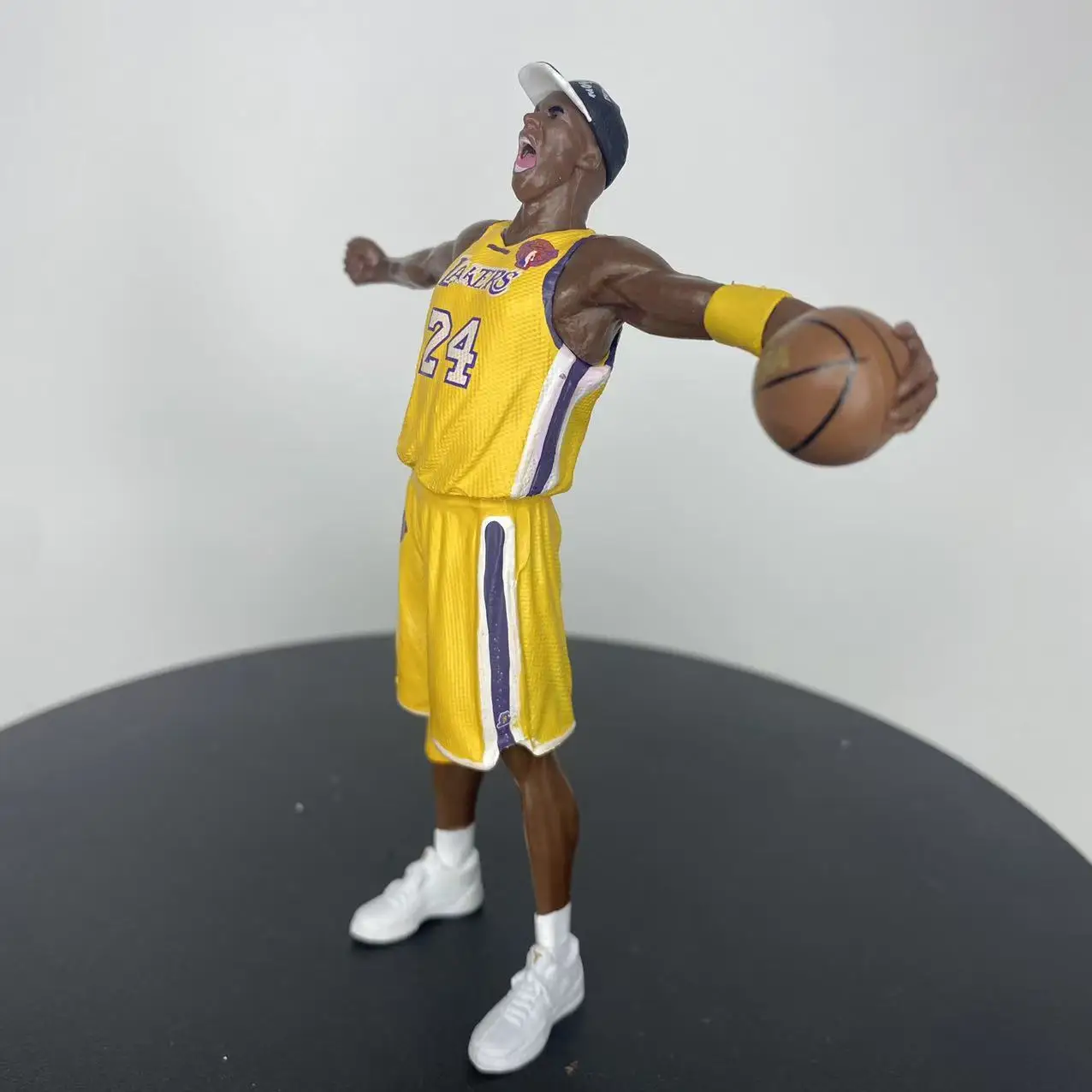Basketball star roars, Kobe Bryant champions, men's statue model ...