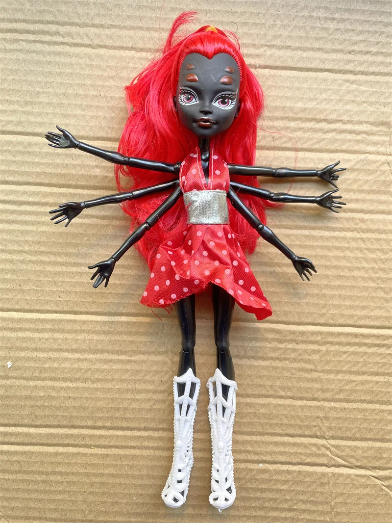 Mu-eca-masculina-Monster-Draculaura-Clawdeen-Wolf-Buzz-Stein-sirena-ara ...