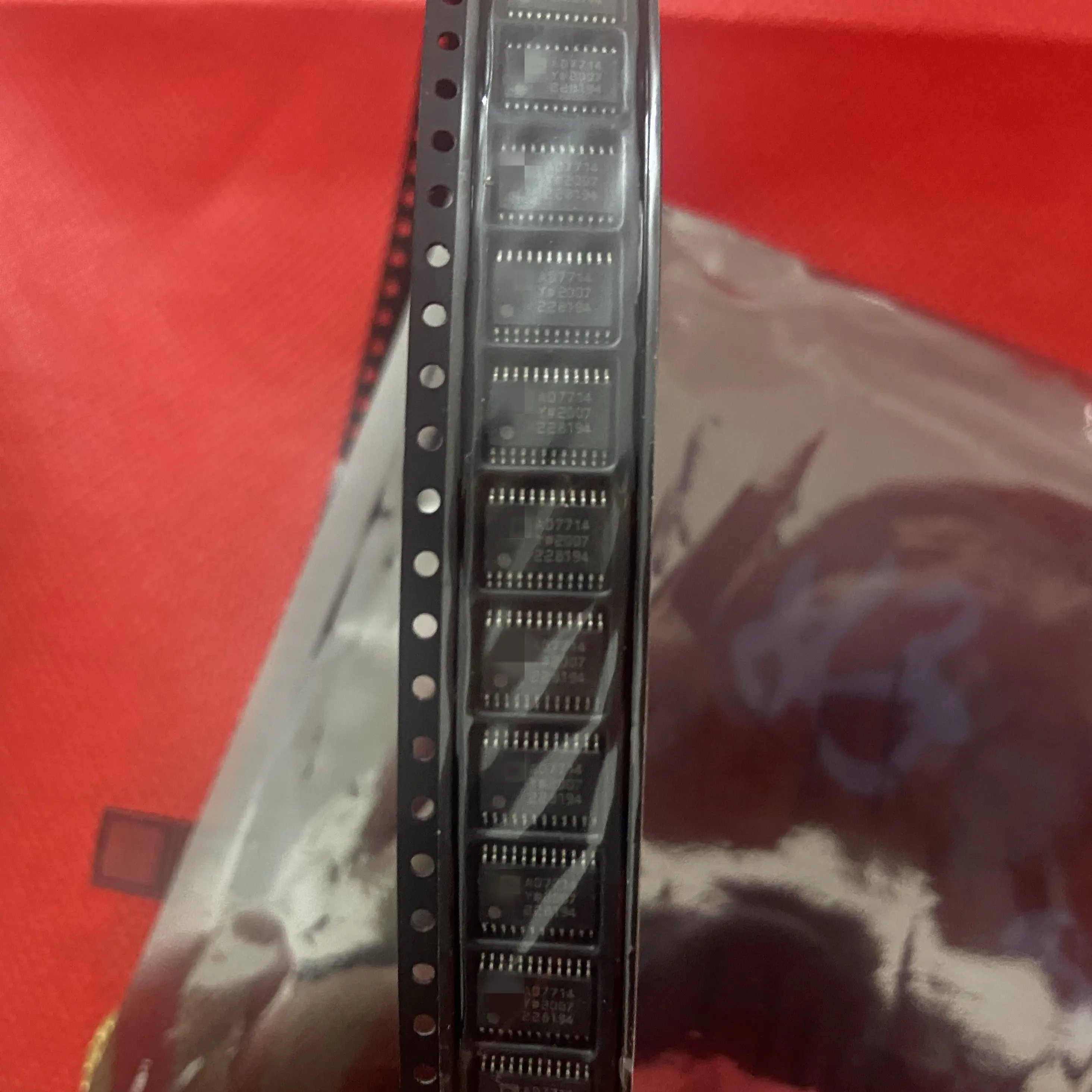 3Pcs/Lot Original AD7714YRUZ AD7714YRU AD7714 5 Channel Single ADC Delta Sigma 1ksps 24 bit ...