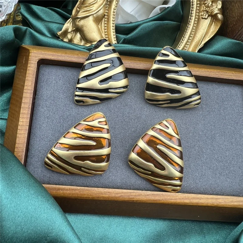 French-Vintage-Design-Geometric-Triangle-Zebra-Twill-Contrast-Enamel ...