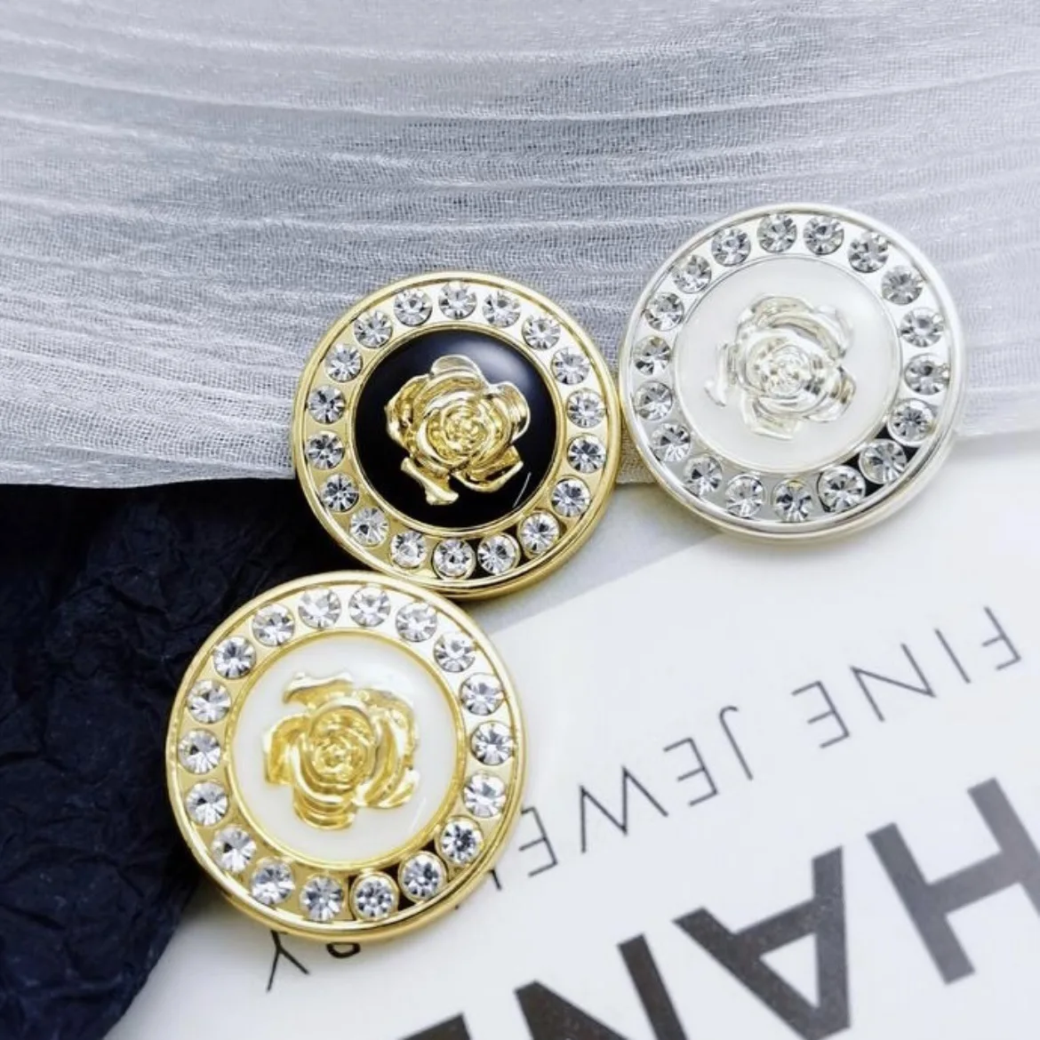 High Fashion Decorative Flower Rhinestone Buttons Of Clothing Wholesale ...