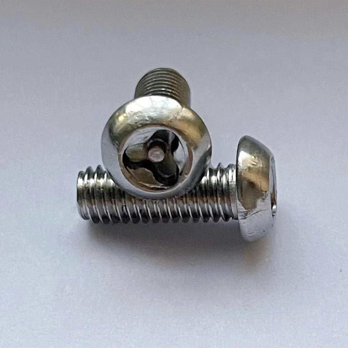 Tornillo-en-forma-de-Y-de-acero-inoxidable-304-Perno-Triangular-de ...