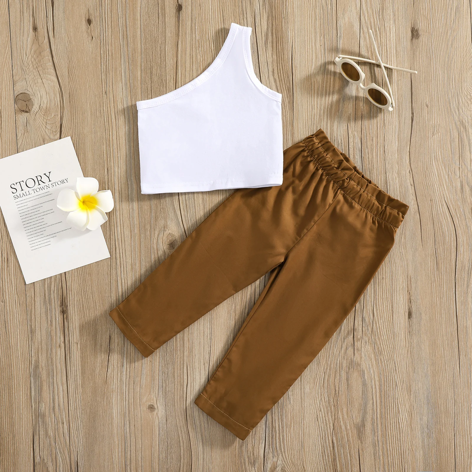Khaki Pants For Girls Outfit