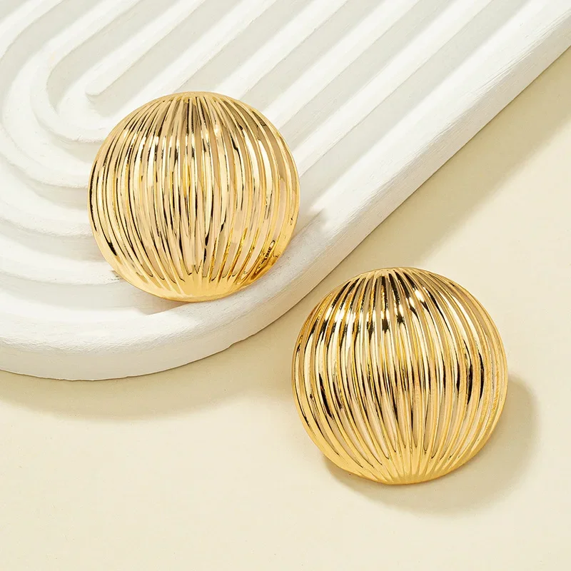 Fashion Round Metal Earrings for Women Fashion Gold-plated Shell-shaped ...