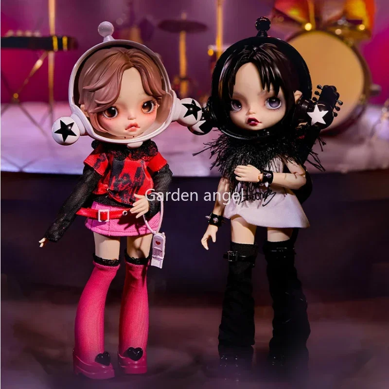 POP-MART-mu-eco-en-movimiento-SKULLPANDA-Osaki-Nana-y-Komatsu-Nana ...