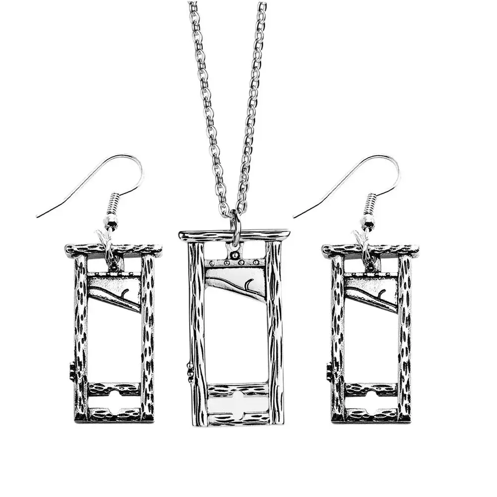 Guillotine Choker: The Dark, Dramatic Neckpiece That’s Taking Goth ...
