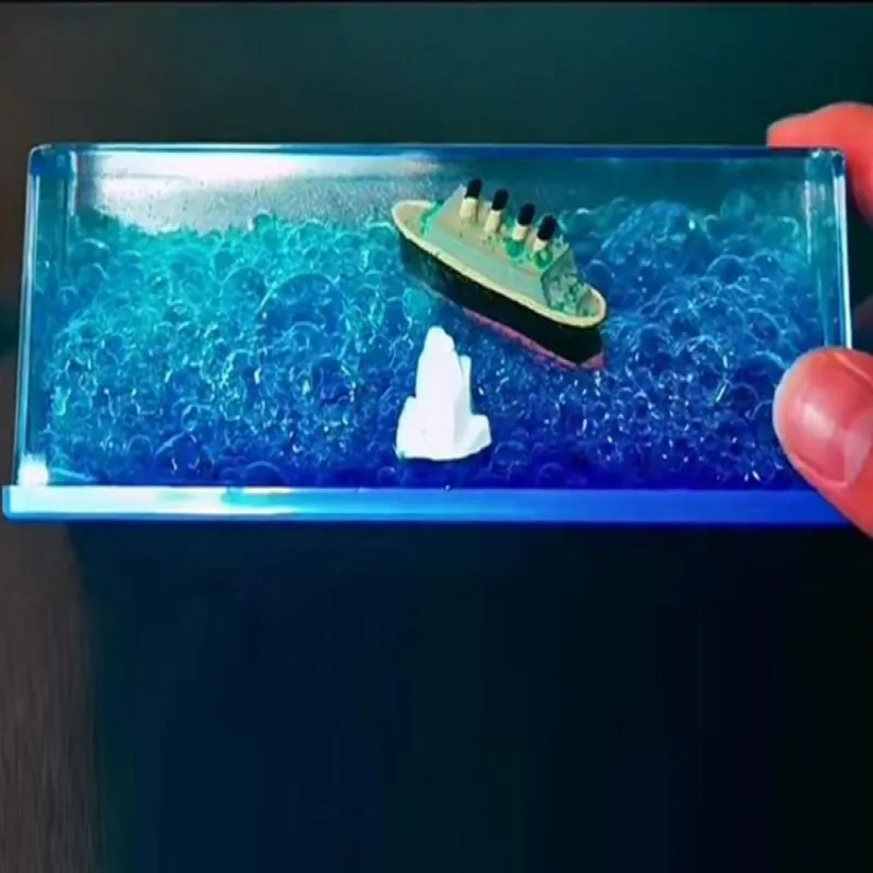 Liquid Wave Desk Toy