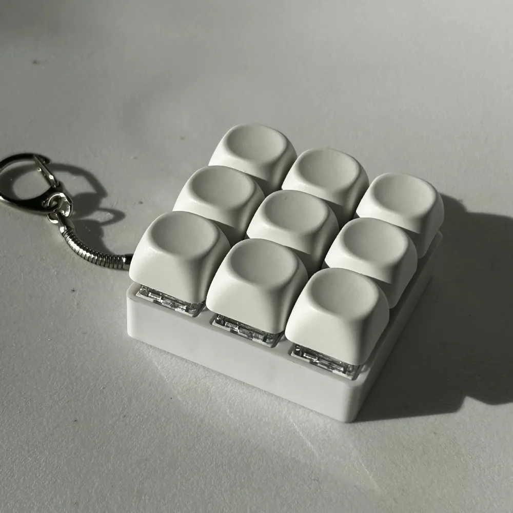 New DIY Keyboard Fidget Keychain Keys Button Relief Stress Clicker Toy ...