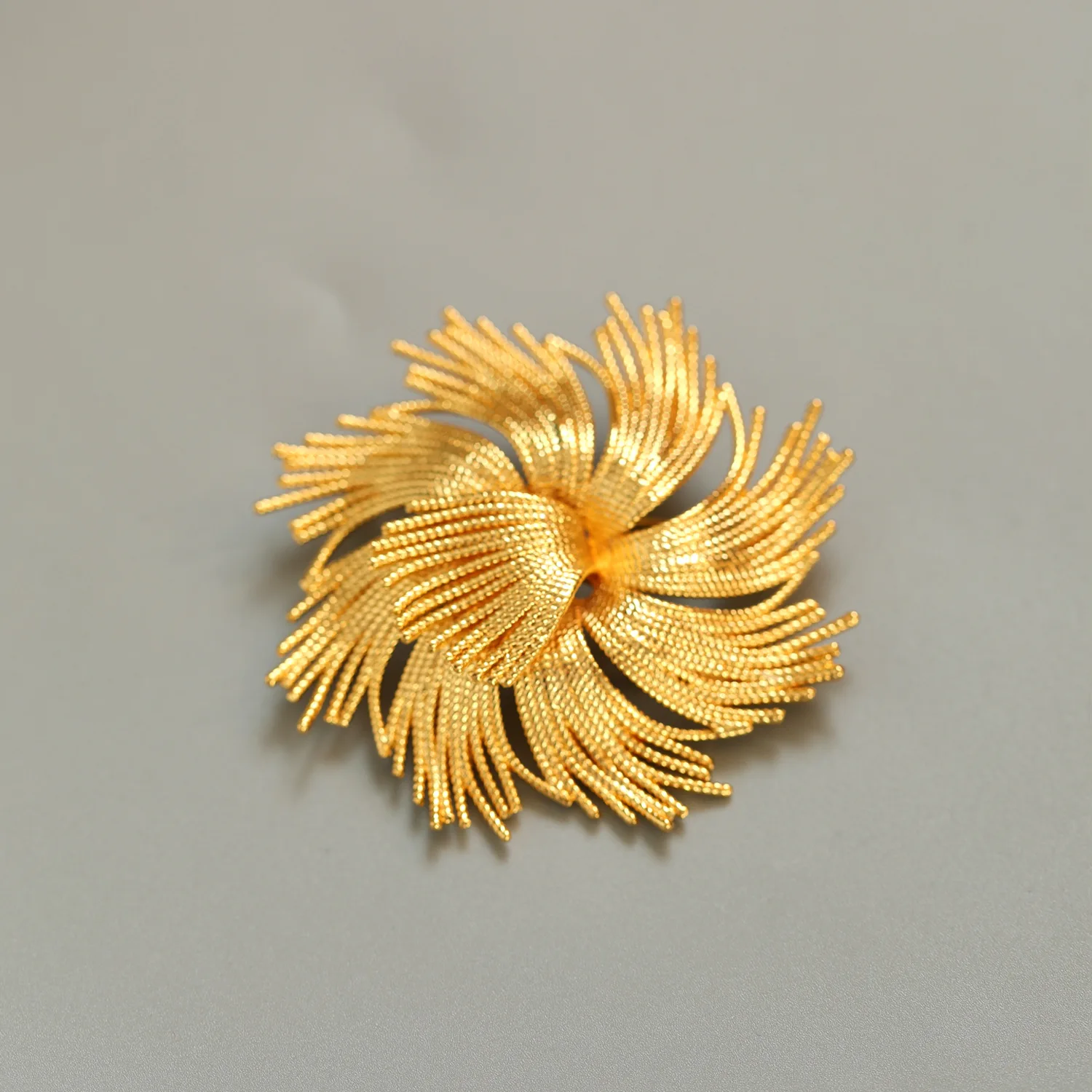 High-end-golden-fireworks-brooch-in-the-antique-design-of-large-flower ...