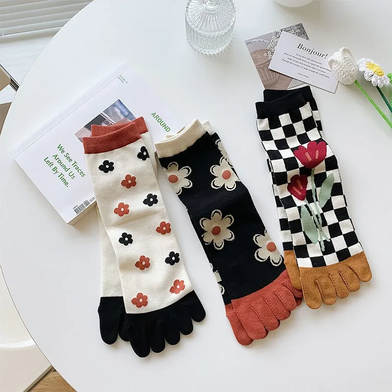 Womens-Autumn-and-Winter-Pure-Cotton-Five-Finger-Socks-Printed-Split ...
