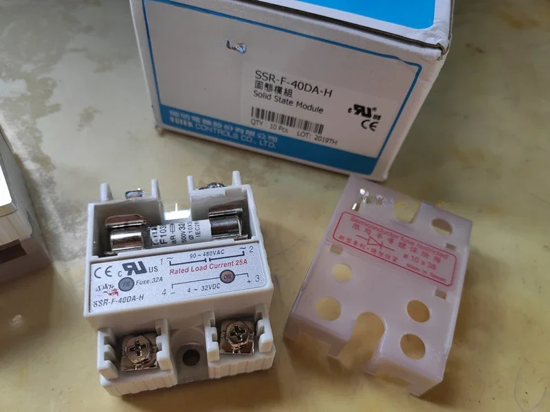Solid-state-relay-SSR-F-40DA-H-SSR-F-25DA10DA-with-fuse-type.jpg
