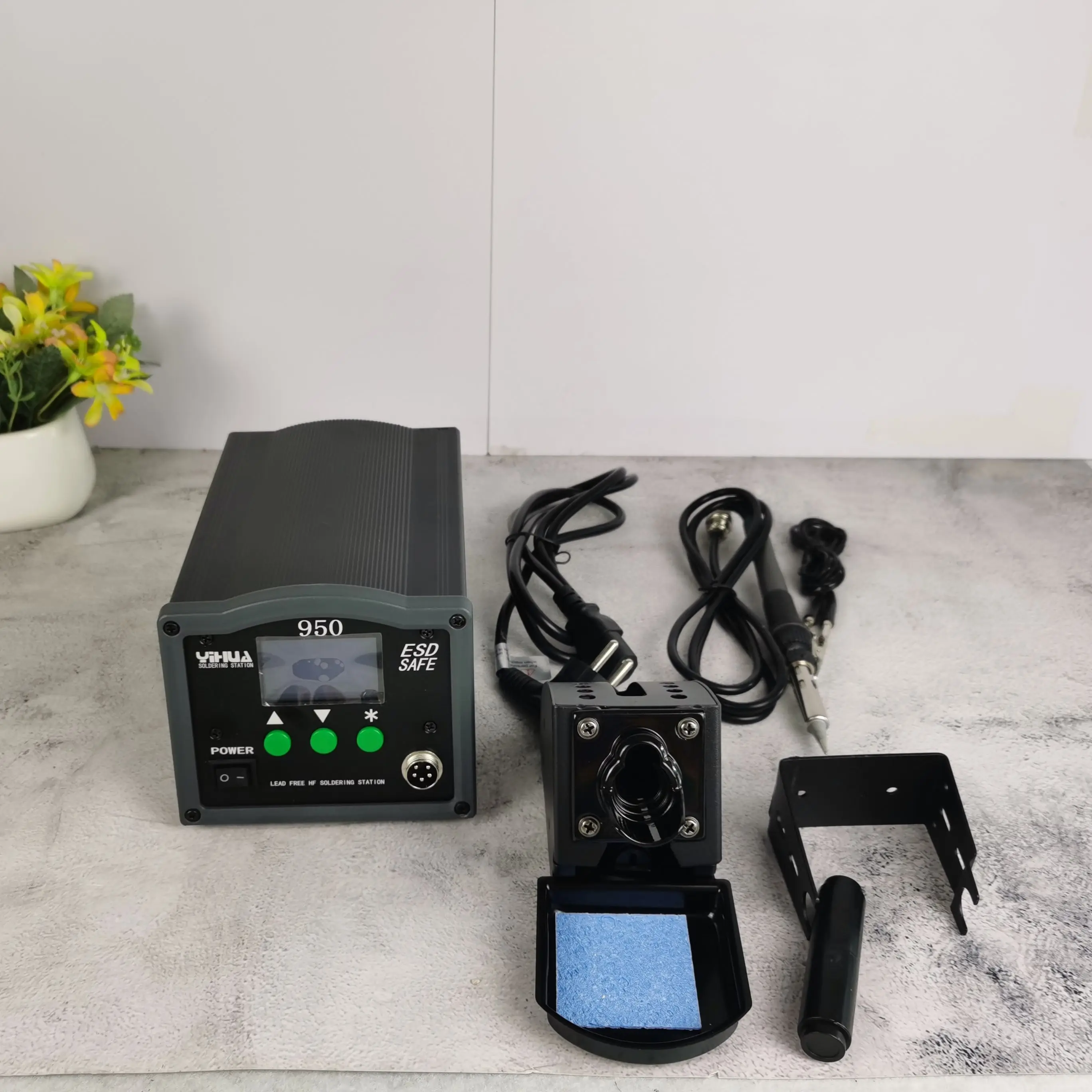 YIHUA-950-lead-free-150W-large-output-power-soldering-station.jpg