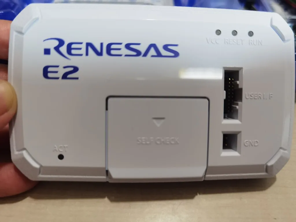 Renesas-e2-RTE0T00020KCE00000R.jpg