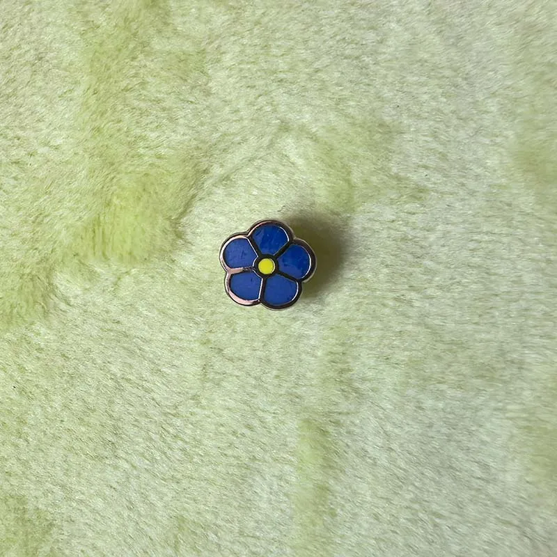 50pcs Cute Flower Badge Forget Me Not Masonic WW2 Lapel Pin Freemason ...