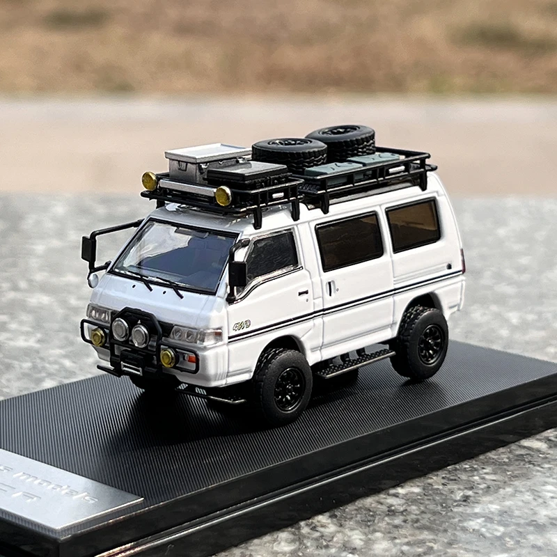 Autobots-1-64-Model-Car-Delica-Ver3-0-Star-Wagon-4x4-Alloy-Die-Cast-Bus ...