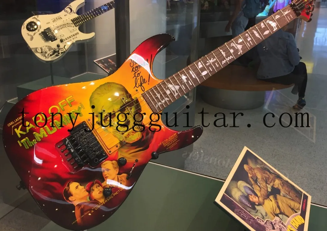 Kirk Hammett Mummy Guitar