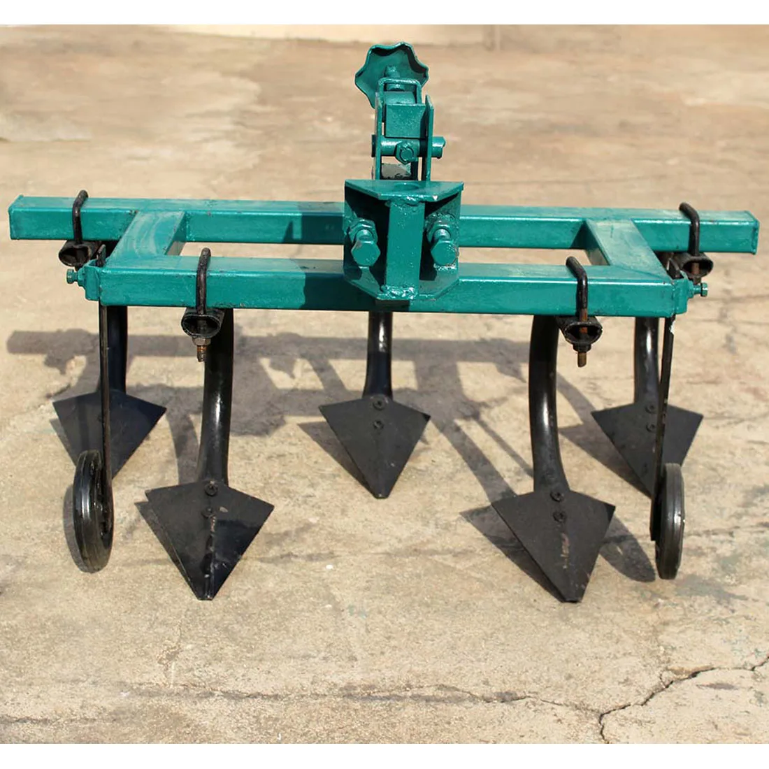 Walk-behind-Tractor-Supporting-Farm-Implements-Cultivating-Hoe ...