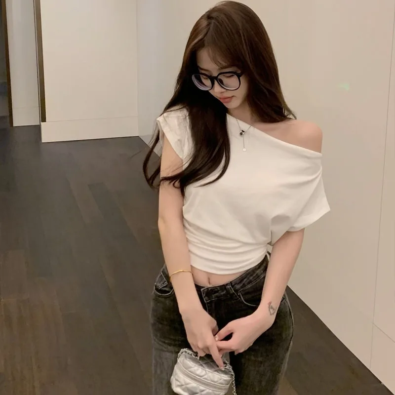 시크하고 순수한 욕망 스타일 슬로핑 숄더 탑 여름 신상 오프 숄더 반팔 기질 짧은 슬림핏 배트윙 슬리브 티셔츠 패션