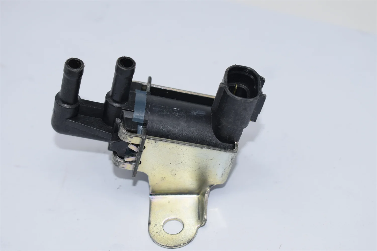 Vacuum-Solenoid-Switch-Valve-VACUUM-VALVE-17650-97403-136200-2310 ...